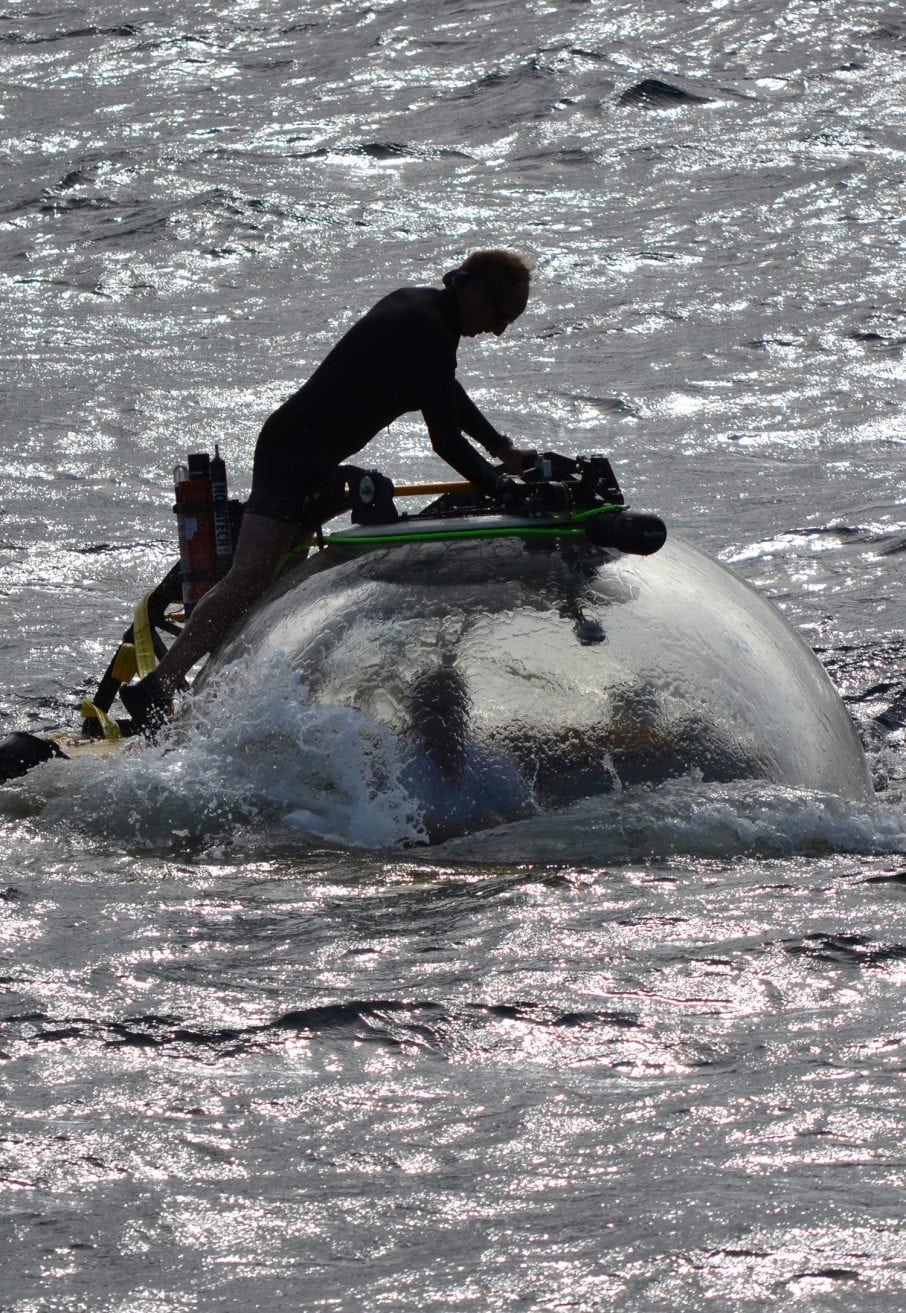 Journeying to the deep sea in a submersible - Oceanographic
