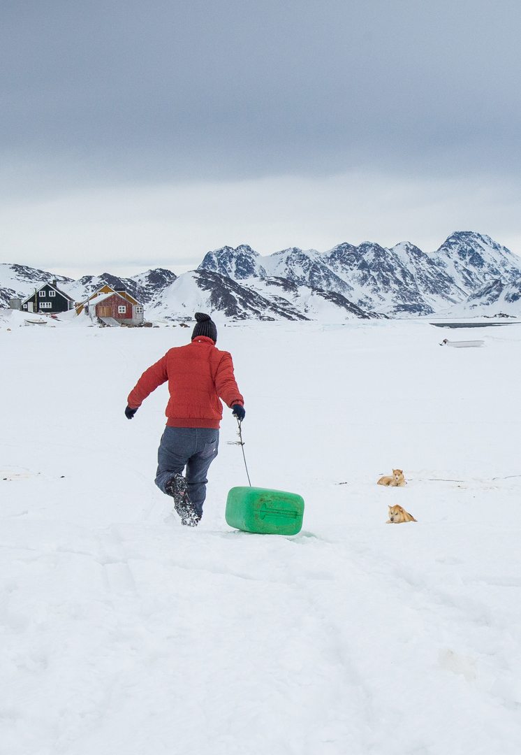Inuit life: Between tradition and modernity - Oceanographic