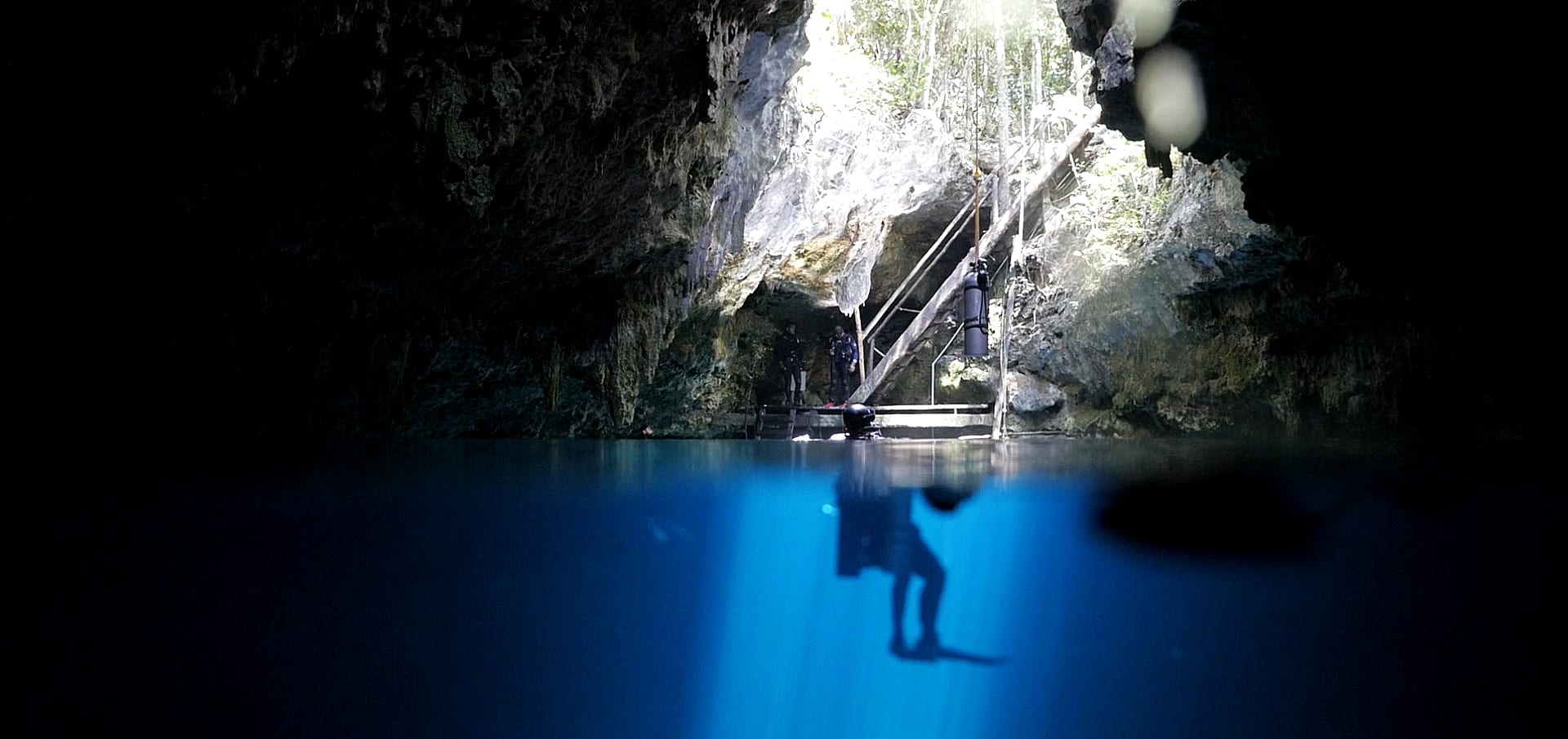 Diving into an artist's world: Painting the cenotes - Oceanographic