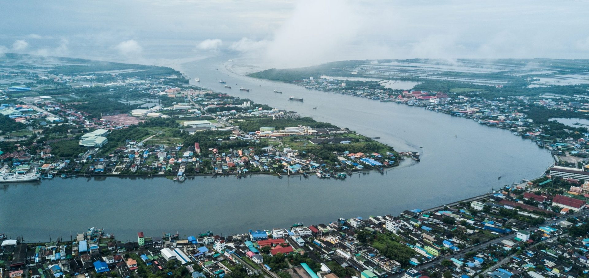 Investigative journalist Ian Urbina shares his experience of the outlaw ...