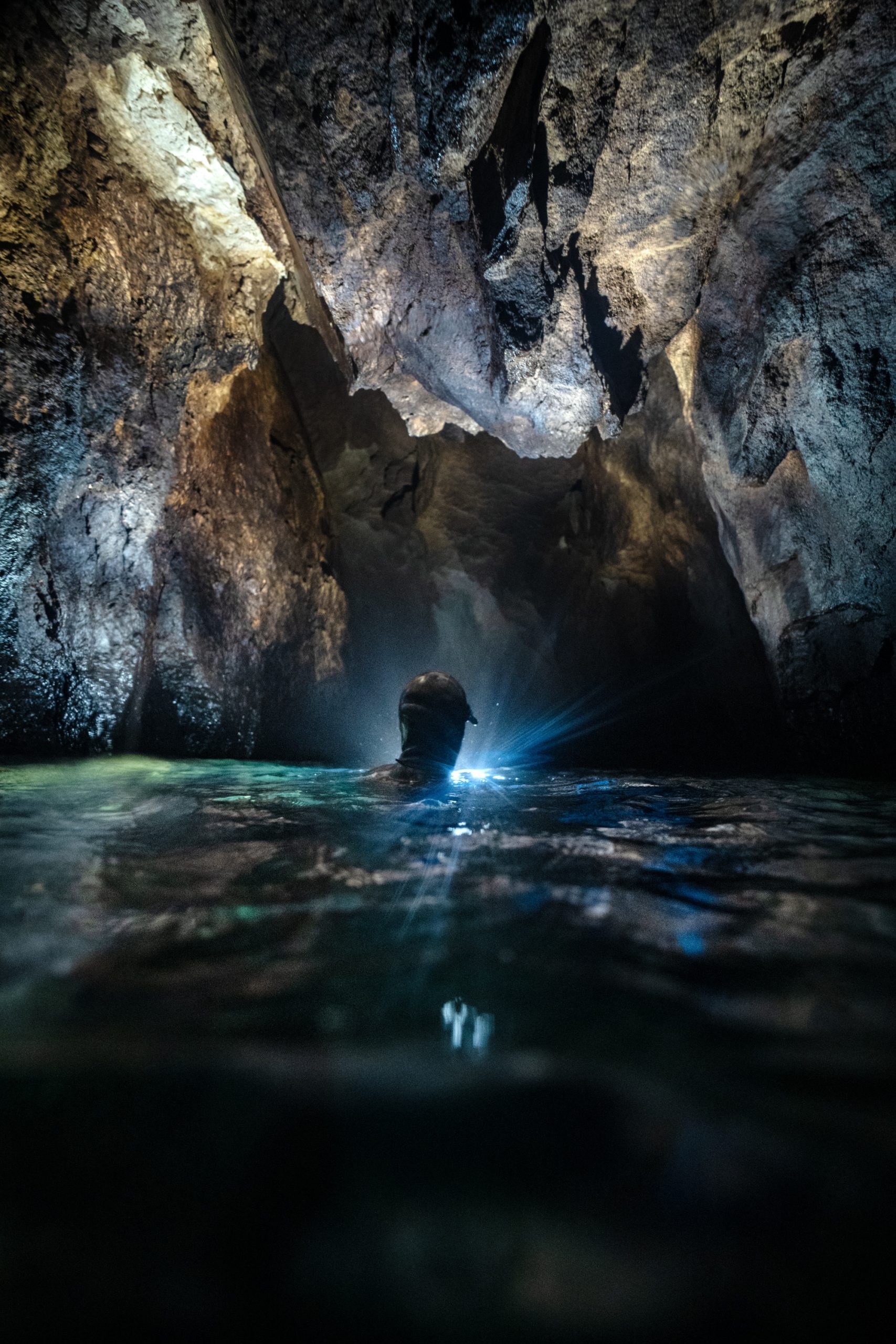 Freediving in caves: An interview with Jesper Stechmann - Oceanographic