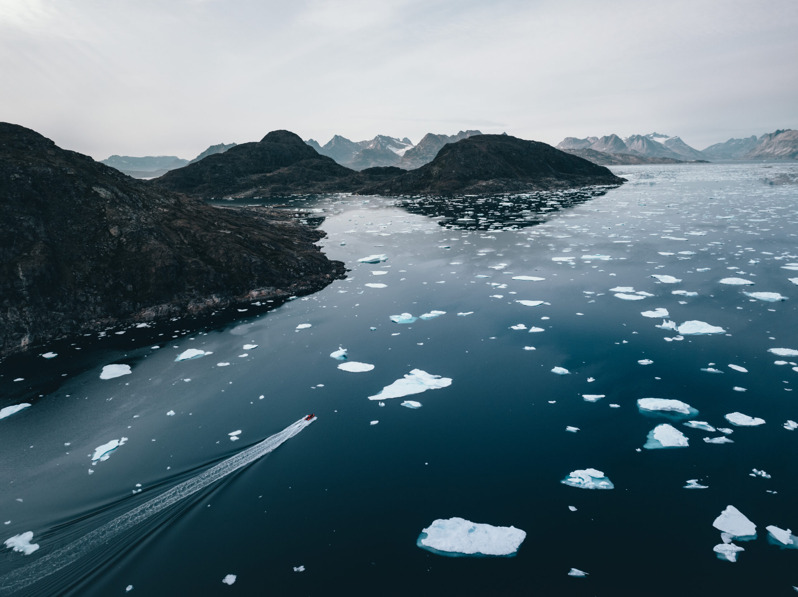 Iceberg diving in Greenland - Oceanographic