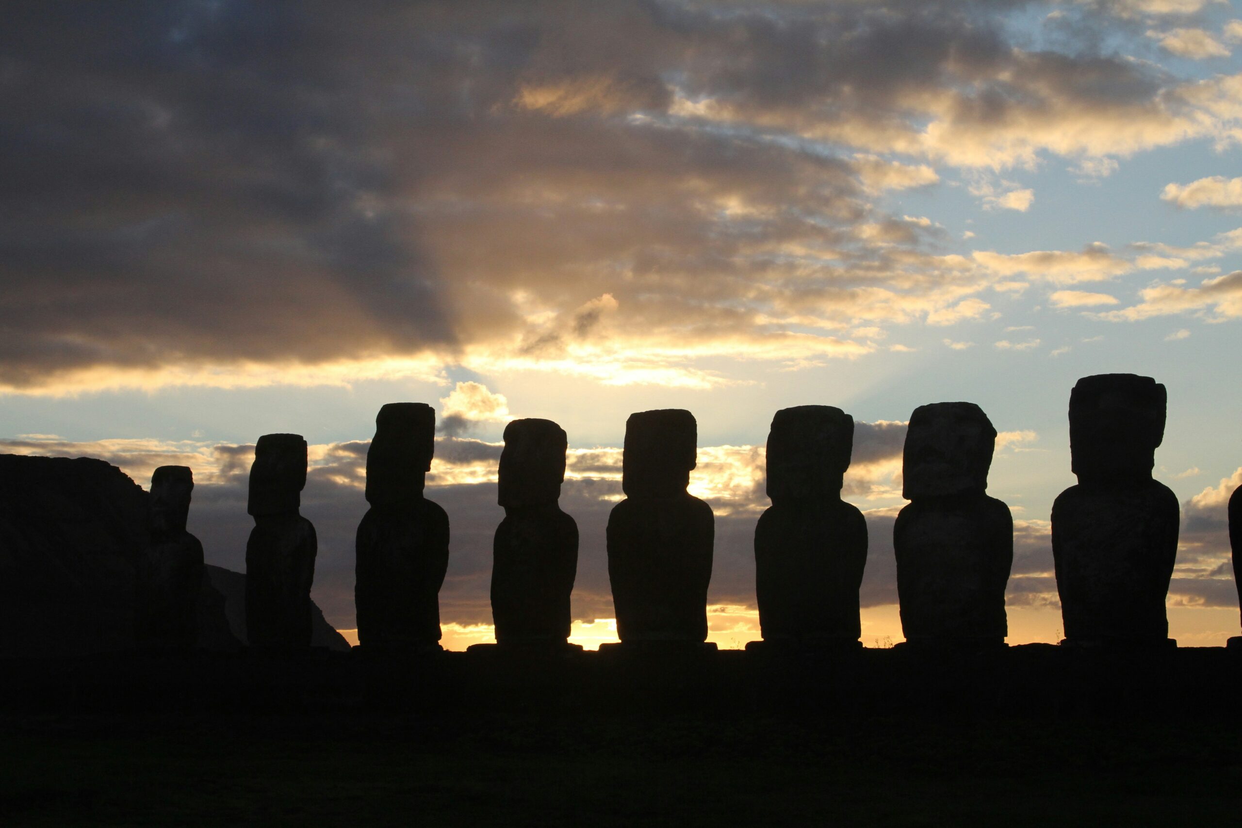 Rising sea levels threaten Rapa Nui's iconic moai statues - Oceanographic
